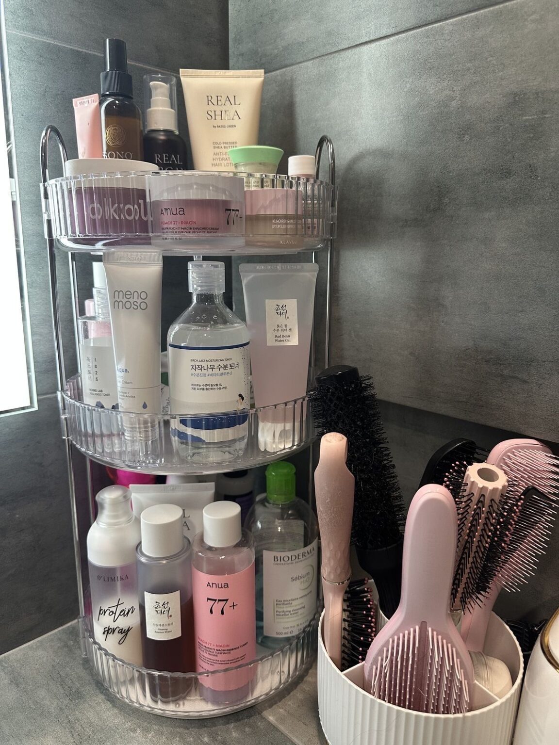 22 Makeup Organization Ideas That’ll Actually Make Getting Ready Easier